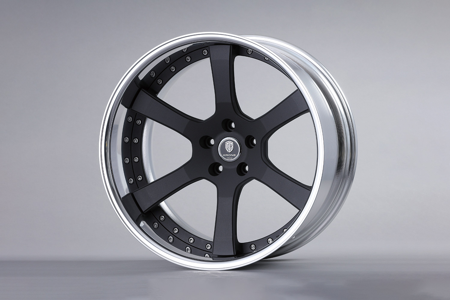 VERZ-WHEELS KR01 VERZカスタムホイールKR01｜KUHL JAPANがプロデュースする究極の「立体造形美」カスタムホイール