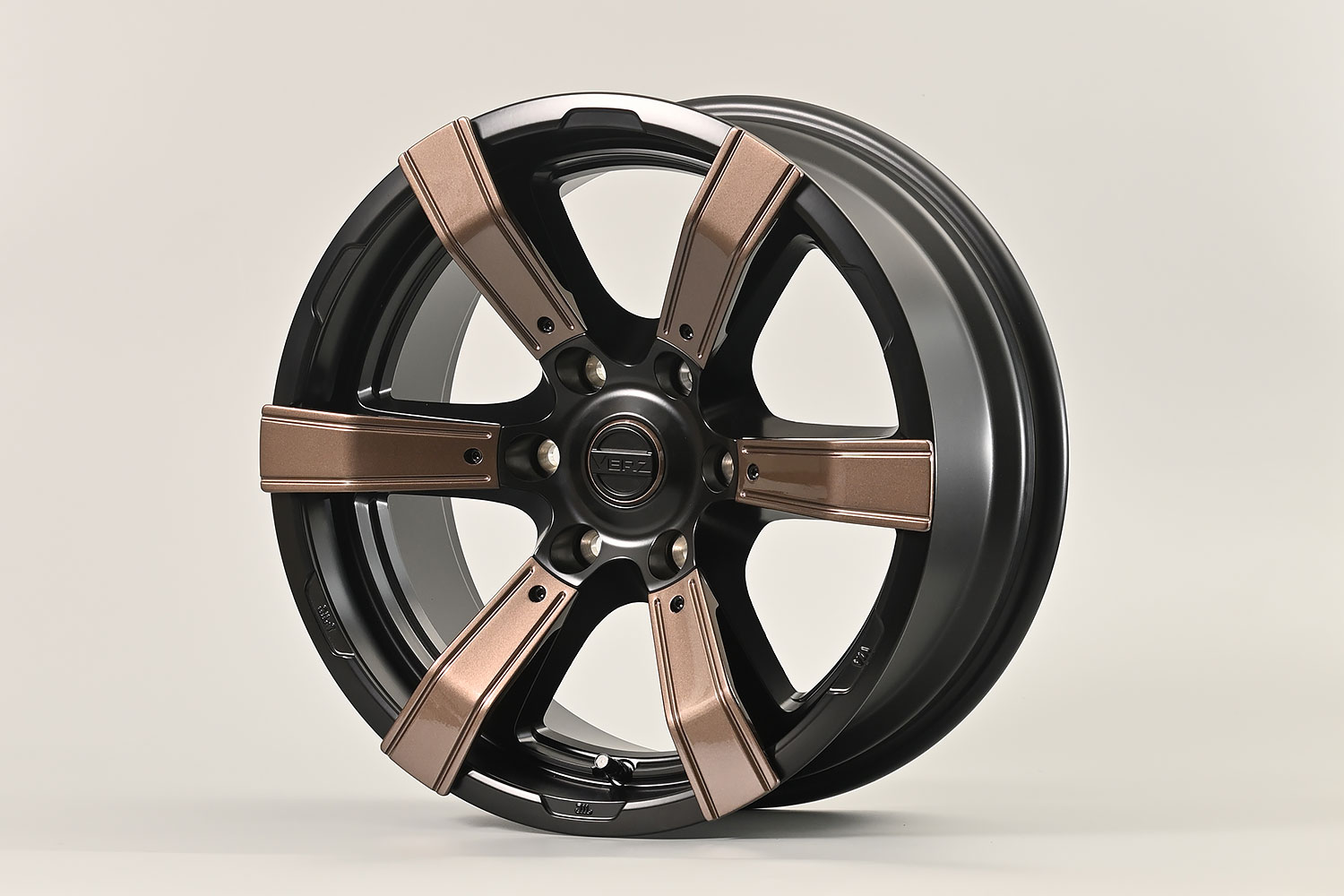 VERZ-WHEELS X6 VERZカスタムホイールX6｜KUHL JAPANがプロデュースする究極の「立体造形美」カスタムホイール